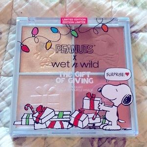 wet n wild | Makeup | Peanuts X Wet N Wild Holiday The Gift Of Giving ...